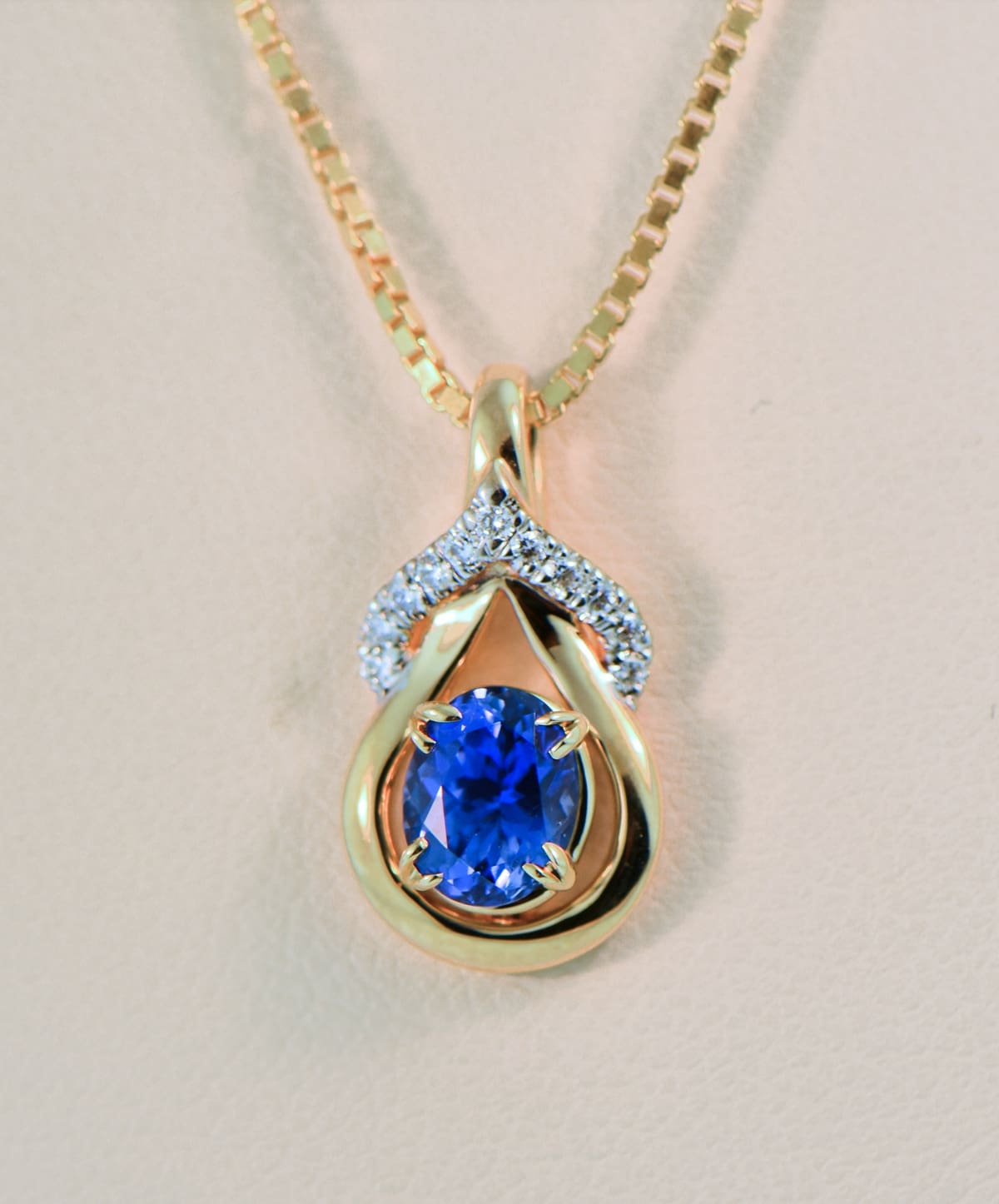 Blue Sapphire Pendant Necklace